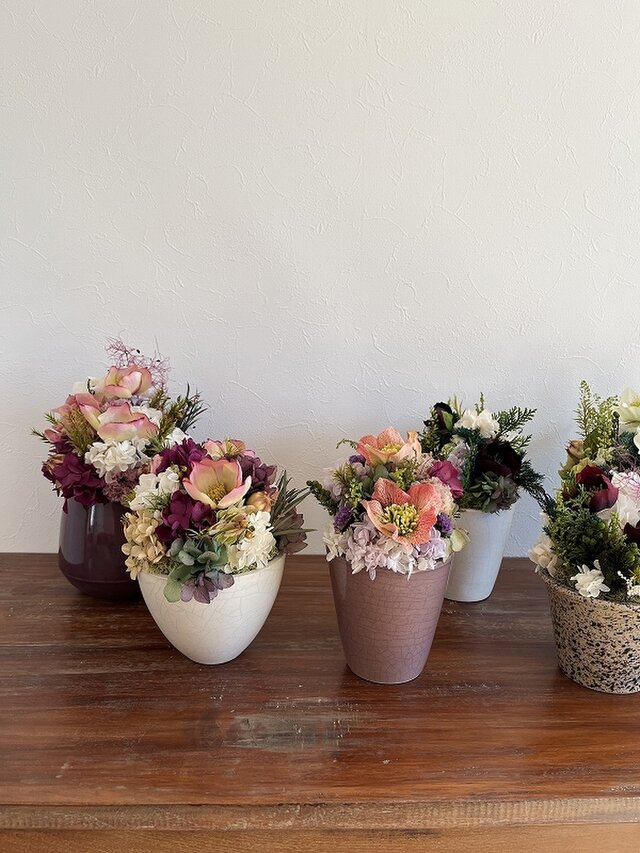 【クリスマスローズの咲く庭】 SS バーガンディ | iichi 日々の暮らしを心地よくするハンドメイドやアンティークのマーケットプレイス