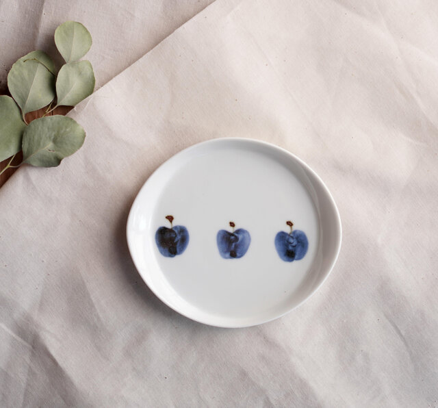 りんごがころりん プレート5.0 | iichi 日々の暮らしを心地よくするハンドメイドやアンティークのマーケットプレイス