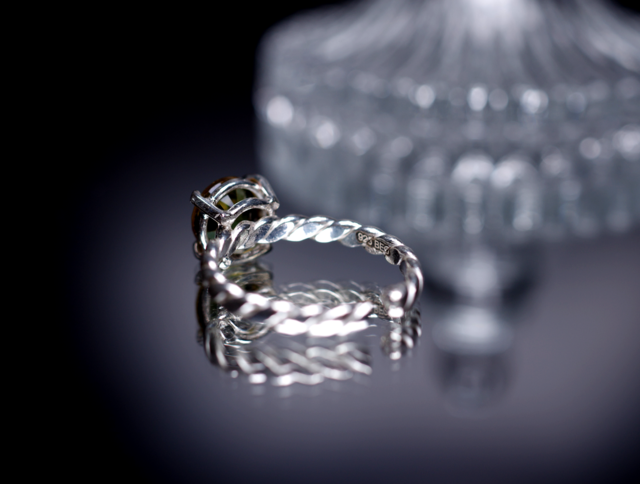 新作 ☆レア☆『ズルタナイト』の世界でひとつの天然石リングsilver925 | iichi 日々の暮らしを心地よくするハンドメイドやアンティークのマーケットプレイス