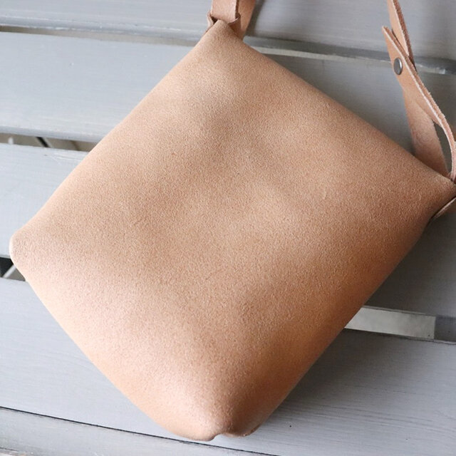 【期間限定】値下 ポシェット サコッシュ 兼用 革 ミニ ハンドメイド1161 | iichi 日々の暮らしを心地よくするハンドメイドやアンティークのマーケットプレイス