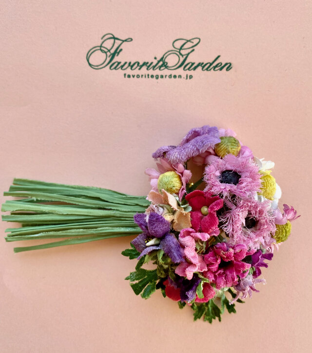 布花 cute bouquet corsage A | iichi 日々の暮らしを心地よくするハンドメイドやアンティークのマーケットプレイス