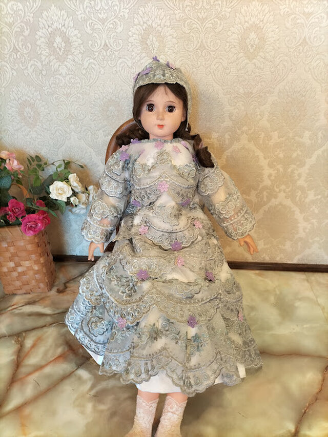 ドール背丈60cm位用 レースのドレスと帽子 | iichi 日々の暮らしを心地よくするハンドメイドやアンティークのマーケットプレイス