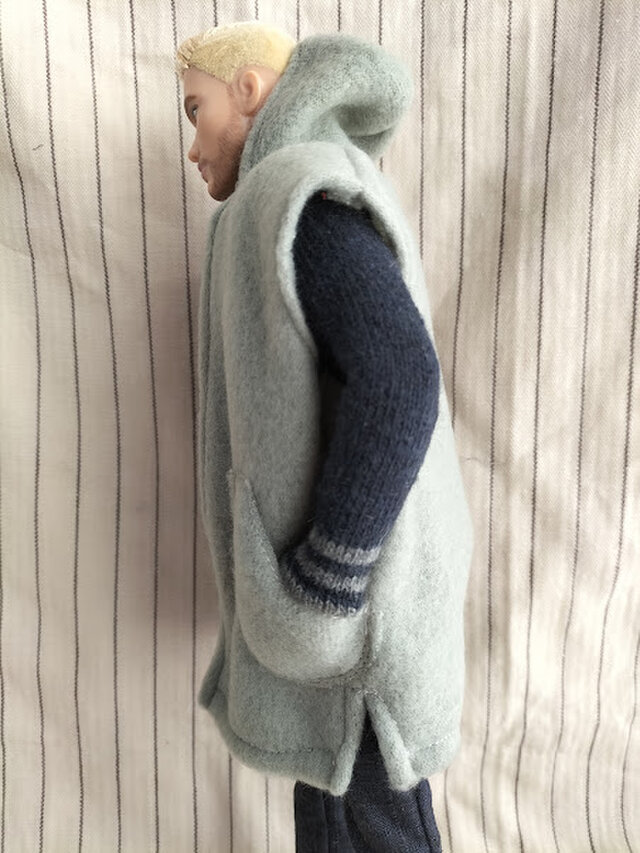 ケン LOOKS（背丈31cm）用 セーターとブカブカフリースベスト | iichi 日々の暮らしを心地よくするハンドメイドやアンティークのマーケットプレイス