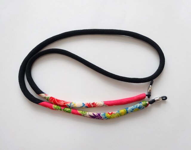 古布 眼鏡ストラップ no312 | iichi 日々の暮らしを心地よくするハンドメイドやアンティークのマーケットプレイス