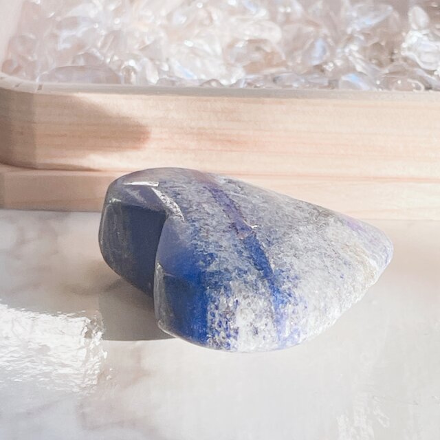 ️【一点限定！最強の幸運をもたらす聖なる石】 天然石 ラピスラズリ ハート原石 パワー・ストーン No3 | iichi 日々の暮らしを心地よくするハンドメイドやアンティークのマーケットプレイス