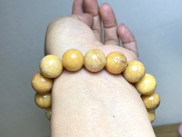 B23-72 大粒 黄翡翠 12.5mm ミャンマー産 天然本翡翠 ブレスレット | iichi 日々の暮らしを心地よくするハンドメイドやアンティークのマーケットプレイス