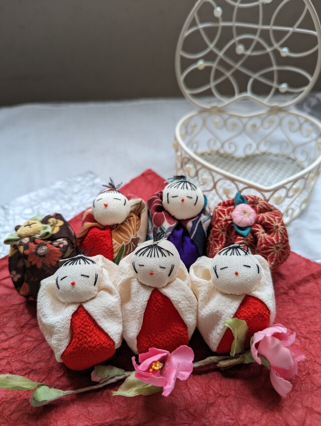 おじゃみひな飾りS1 | iichi 日々の暮らしを心地よくするハンドメイドやアンティークのマーケットプレイス