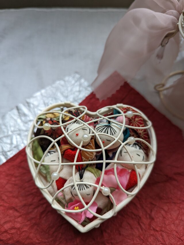 おじゃみひな飾りS1 | iichi 日々の暮らしを心地よくするハンドメイドやアンティークのマーケットプレイス