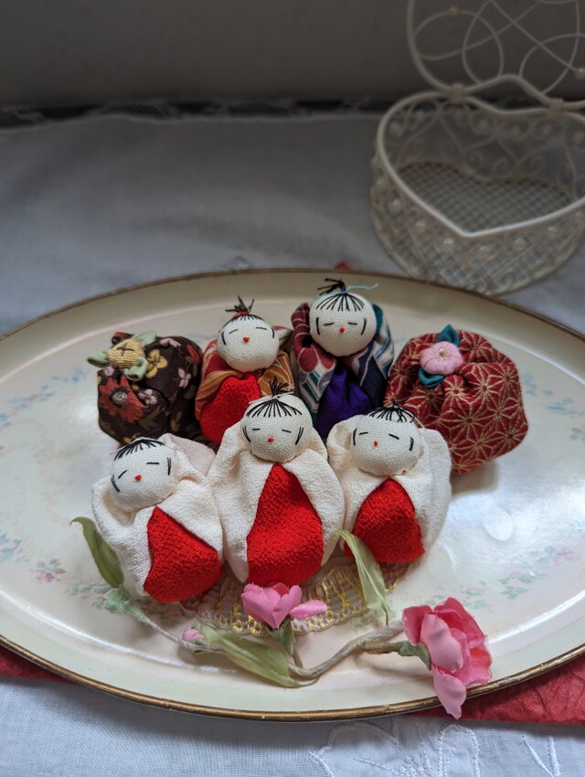 おじゃみひな飾りS1 | iichi 日々の暮らしを心地よくするハンドメイドやアンティークのマーケットプレイス