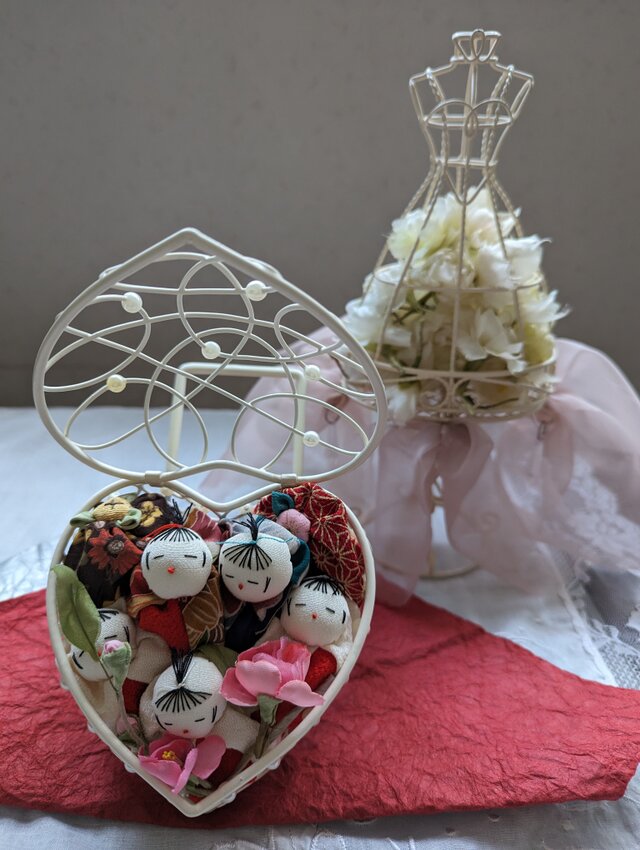 おじゃみひな飾りS1 | iichi 日々の暮らしを心地よくするハンドメイドやアンティークのマーケットプレイス
