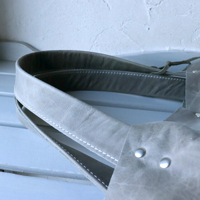 【期間限定】軽量 柔らかい 太ハンドル トート ボストン 兼用 革 ハンドメイド1164 | iichi 日々の暮らしを心地よくするハンドメイドやアンティークのマーケットプレイス