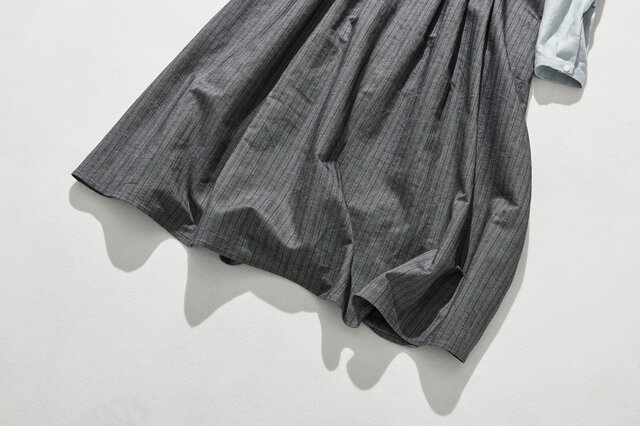 「着回し上手」お洒落なノースリーブワンピース ヘリンボーン織り生地 コットンリネン 24A02-2 | iichi 日々の暮らしを心地よくするハンドメイドやアンティークのマーケットプレイス