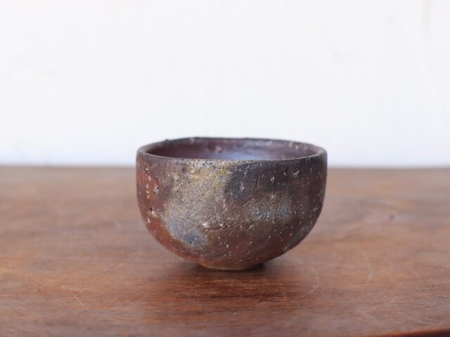 備前焼 ぐい呑み gi-015 | iichi 日々の暮らしを心地よくするハンドメイドやアンティークのマーケットプレイス