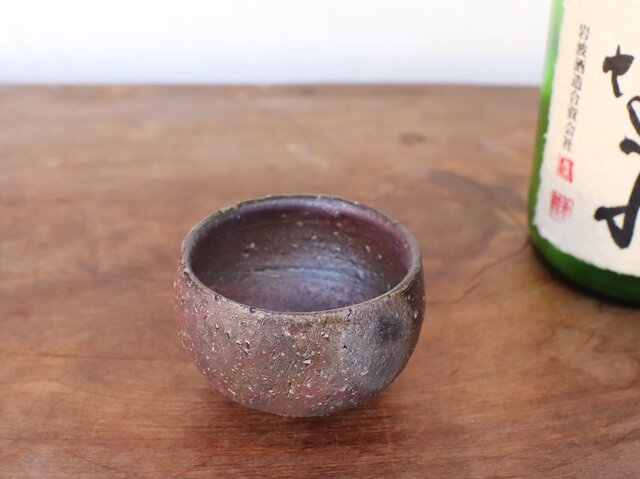 備前焼 ぐい呑み gi-016 | iichi 日々の暮らしを心地よくするハンドメイドやアンティークのマーケットプレイス