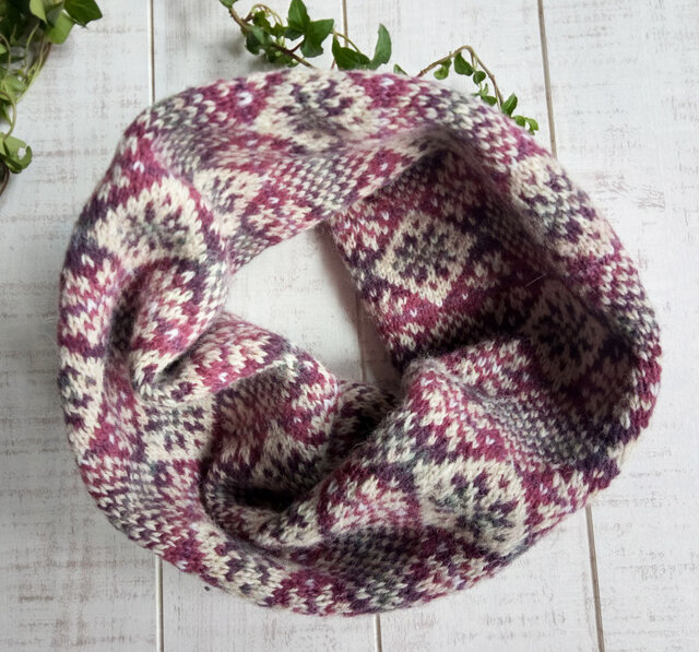 フェアアイル スヌード H | iichi 日々の暮らしを心地よくするハンドメイドやアンティークのマーケットプレイス