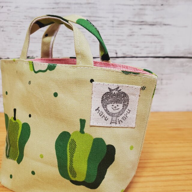 手のひらトートバッグ ピーマン | iichi 日々の暮らしを心地よくするハンドメイドやアンティークのマーケットプレイス
