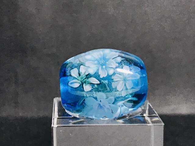 プロムナード ブルー№145 | iichi 日々の暮らしを心地よくするハンドメイドやアンティークのマーケットプレイス