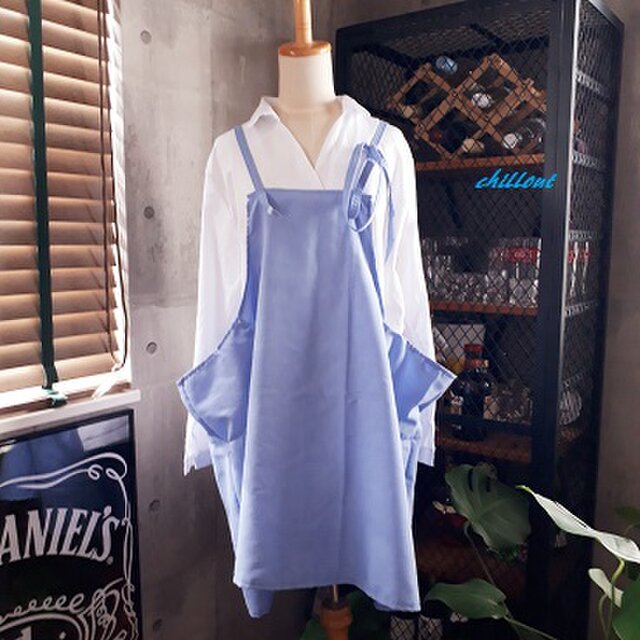 【背中がかわいい】エプロンドレス：ソーダ【0367】 | iichi 日々の暮らしを心地よくするハンドメイドやアンティークのマーケットプレイス