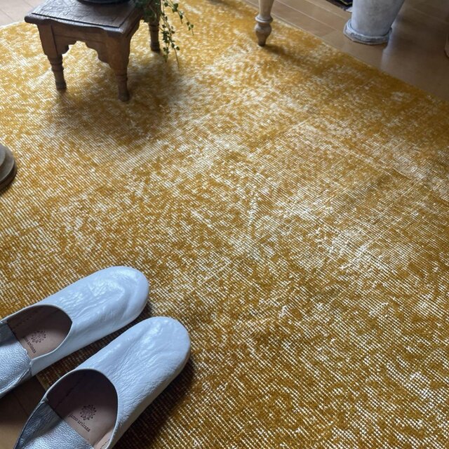 102×195 黄金イエローオレンジ オーバーダイ トルコヴィンテージラグ | iichi 日々の暮らしを心地よくするハンドメイドやアンティークのマーケットプレイス