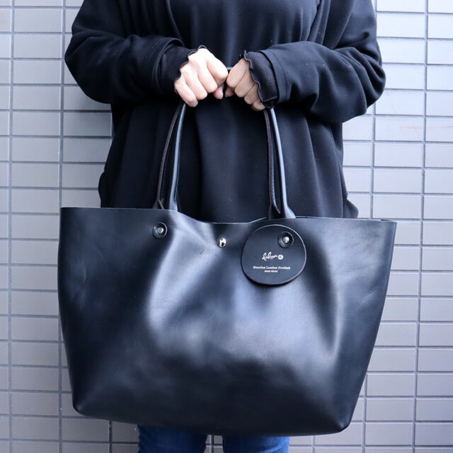 【期間限定】値下 軽量 シンプル 肩掛け 天然革 男女兼用 ハンドメイド192 | iichi 日々の暮らしを心地よくするハンドメイドやアンティークのマーケットプレイス