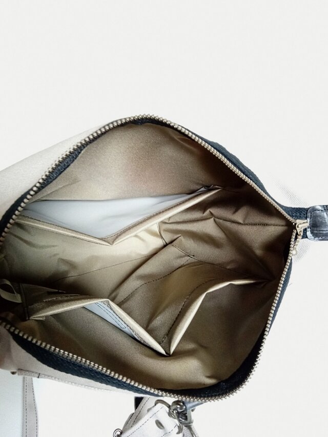 りんごと雲の軽い2weyリュック | iichi 日々の暮らしを心地よくするハンドメイドやアンティークのマーケットプレイス