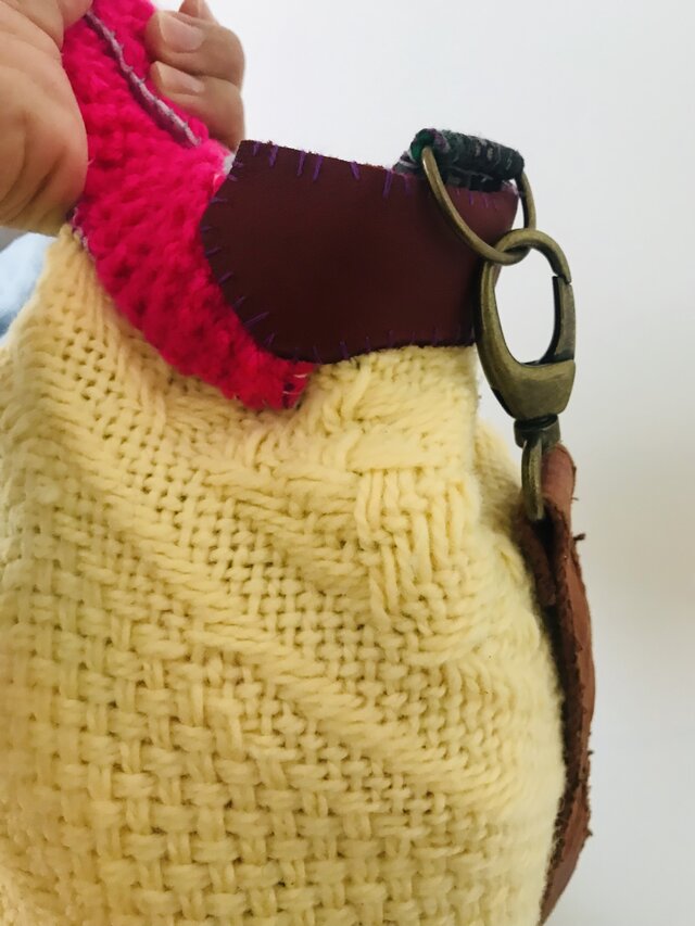 Bag 手縫いのバッグ 布製 本革持ち手 スローファッション ハンドメイド 1940 | iichi 日々の暮らしを心地よくするハンドメイドやアンティークのマーケットプレイス