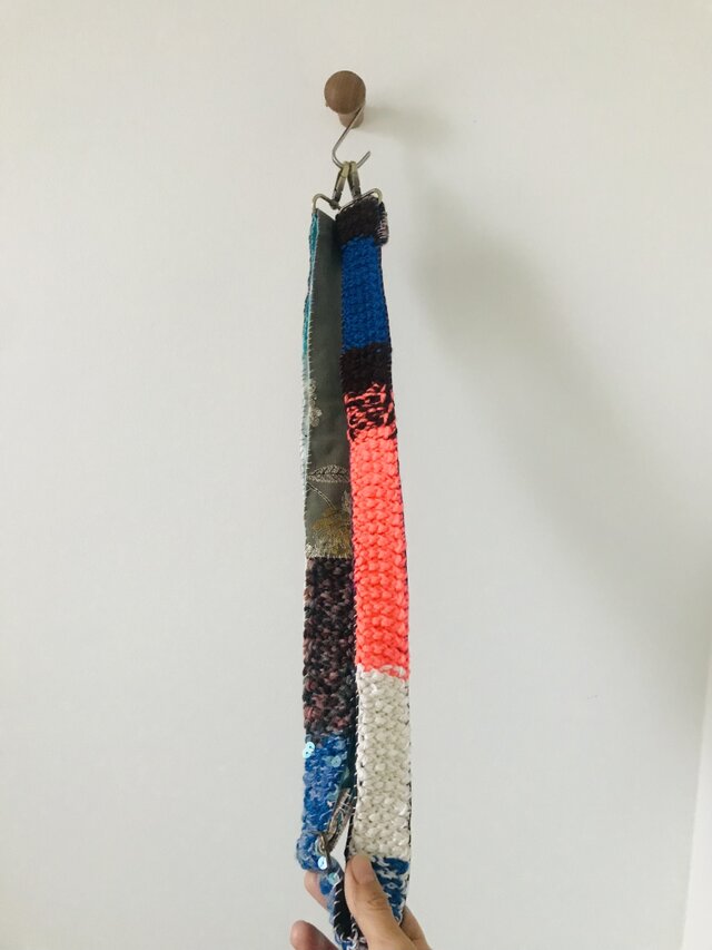 strap 手編みのストラップ ウール 布製 毛糸 肩掛けストラップ スローファッション ハンドメイド 1934 | iichi 日々の暮らしを心地よくするハンドメイドやアンティークの ...