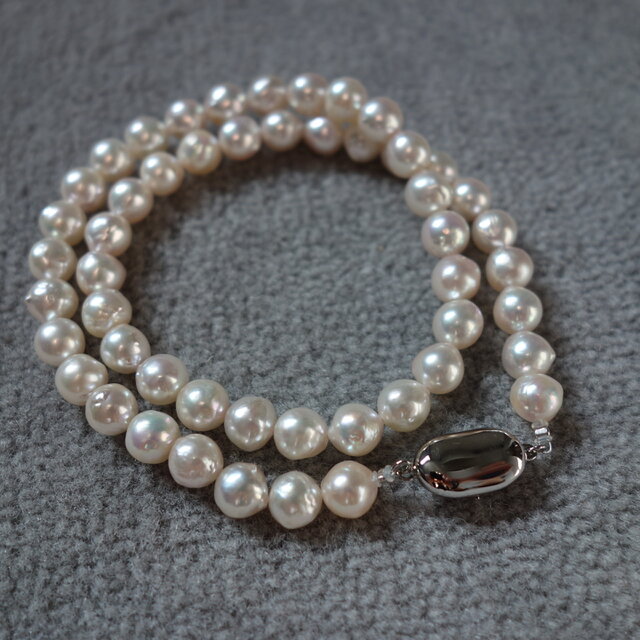 カジュアルなあこやバロックパールネックレスとイヤリングのセット | iichi 日々の暮らしを心地よくするハンドメイドやアンティークのマーケットプレイス