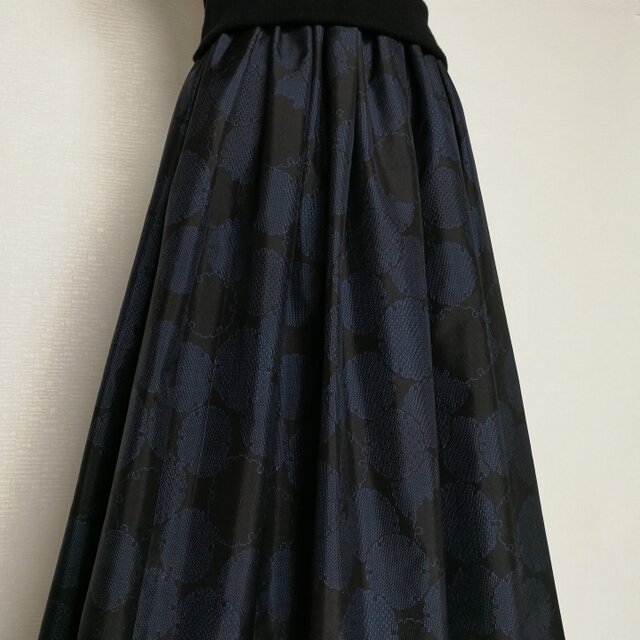 大島紬リメイク＊タックスカート | iichi 日々の暮らしを心地よくするハンドメイドやアンティークのマーケットプレイス