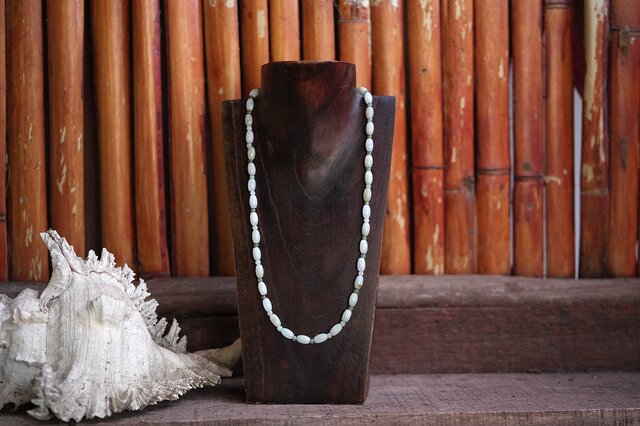 やわらかい印象★ミャンマー翡翠★ビーズネックレス1471 | iichi 日々の暮らしを心地よくするハンドメイドやアンティークのマーケットプレイス