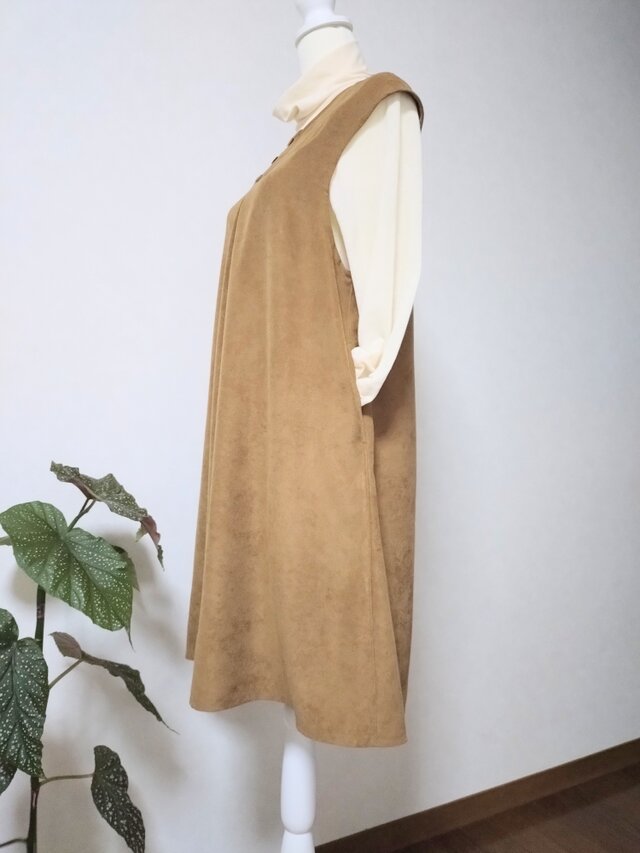 フワサラ手触りのコーデュロイ。しっとりロングのジャンパースカート。CST−206 | iichi 日々の暮らしを心地よくするハンドメイドやアンティークのマーケットプレイス