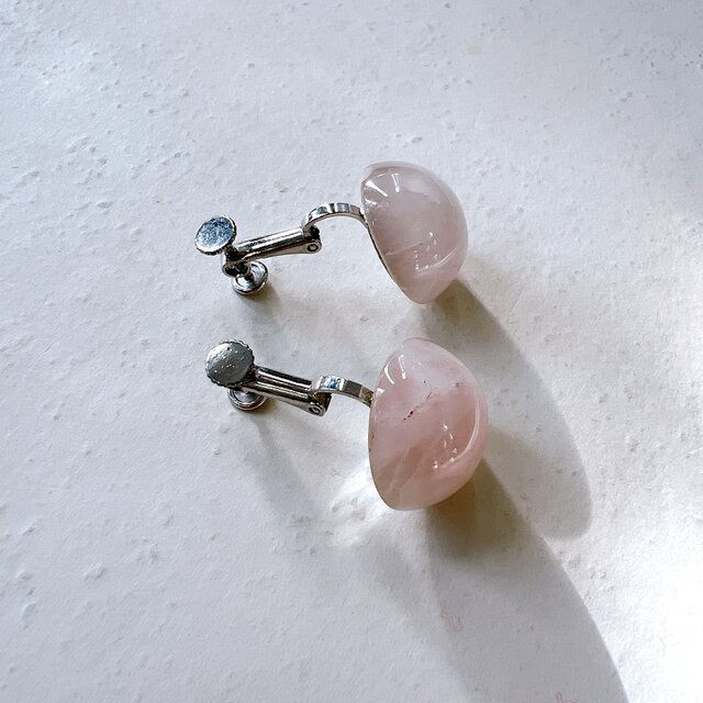 Y837-【 VENTDORE 】ヴィンテージイヤリング Pale pink acrylic cabochon | iichi 日々の暮らしを ...