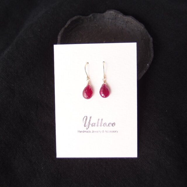 【K14gf】Dark Ruby Earrings／ダークルビーのひとつぶピアス | iichi 日々の暮らしを心地よくするハンドメイドやアンティークのマーケットプレイス