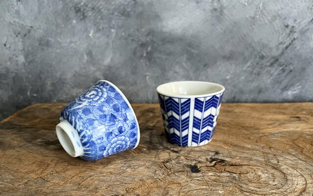 蕎麦猪口 印判染付 二個組 yk0206 | iichi 日々の暮らしを心地よくするハンドメイドやアンティークのマーケットプレイス