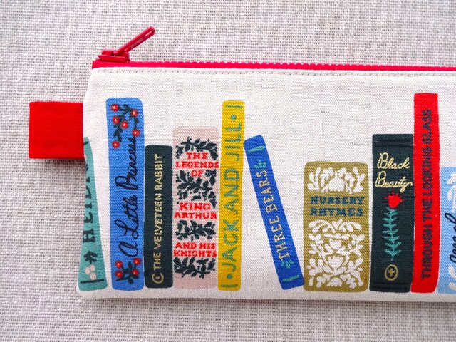 《再販》＊Books＊本柄＊ペンケース＊USAコットンリネン＊COTTON+STEEL＊RIFLE PAPER CO.＊ | iichi 日々の暮らしを心地よくするハンドメイドやアンティークの ...