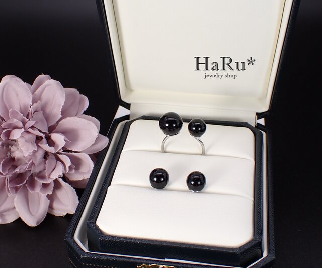 8mmオニキス☆サージカルステンレスピアス*P90 | iichi 日々の暮らしを心地よくするハンドメイドやアンティークのマーケットプレイス