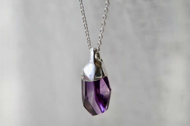 アメジスト silverネックレス | iichi 日々の暮らしを心地よくするハンドメイドやアンティークのマーケットプレイス