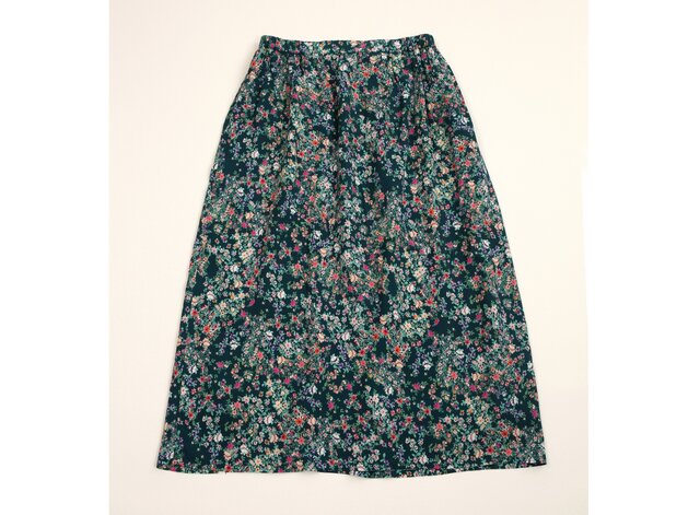 #436タックギャザースカート(グリーンx小花) | iichi 日々の暮らしを心地よくするハンドメイドやアンティークのマーケットプレイス