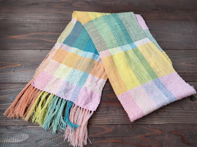 残糸使用 手織り 綿マフラー ☆送料無料☆ | iichi 日々の暮らしを心地よくするハンドメイドやアンティークのマーケットプレイス