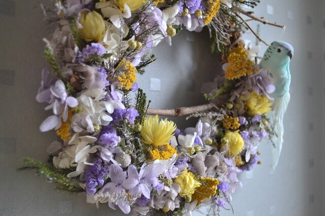 インコの春便りwreath | iichi 日々の暮らしを心地よくするハンドメイドやアンティークのマーケットプレイス