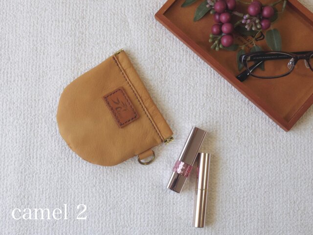 レザーのバネポーチ P_15 (camel ) | iichi 日々の暮らしを心地よくするハンドメイドやアンティークのマーケットプレイス