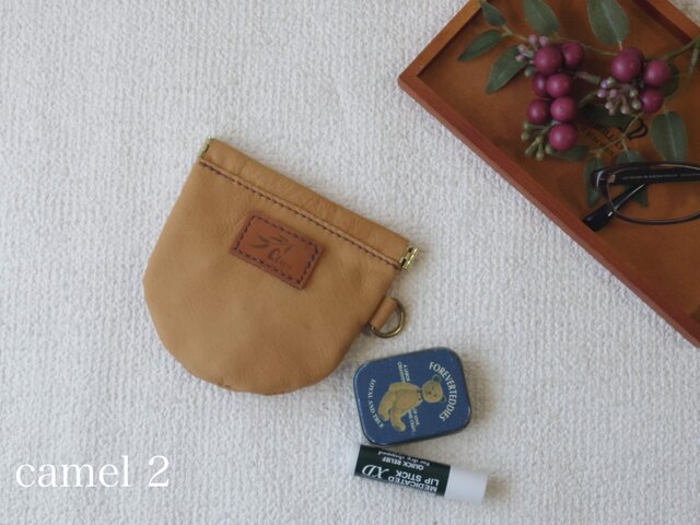 レザーのバネポーチ P_15 (camel ) | iichi 日々の暮らしを心地よくするハンドメイドやアンティークのマーケットプレイス