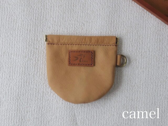 レザーのバネポーチ P_15 (camel ) | iichi 日々の暮らしを心地よくするハンドメイドやアンティークのマーケットプレイス