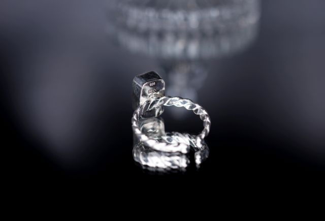 New ☆ 新作 ☆『ネオンブルーアパタイト』☆天然石リングsilver925 | iichi 日々の暮らしを心地よくするハンドメイドやアンティークのマーケットプレイス