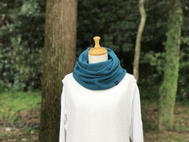 温度を纏う。純カシミヤねじりスヌード [Basici Design]ターコイズ | iichi 日々の暮らしを心地よくするハンドメイドや ...
