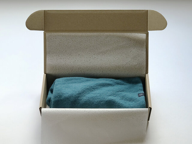 温度を纏う。純カシミヤねじりスヌード [Basici Design]ターコイズ | iichi 日々の暮らしを心地よくするハンドメイドやアンティークのマーケットプレイス