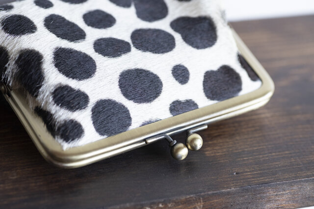 ハラコ がま口ポーチ ダルメシアン×ブラック カードケース付き コインケース ハラコ×牛革 aw-28nch | iichi 日々の暮らしを心地よくするハンドメイドやアンティークのマーケットプレイス