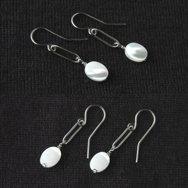 Oval Pierce（SUS316L×マザーオブパール） | iichi 日々の暮らしを心地よくするハンドメイドやアンティークのマーケットプレイス