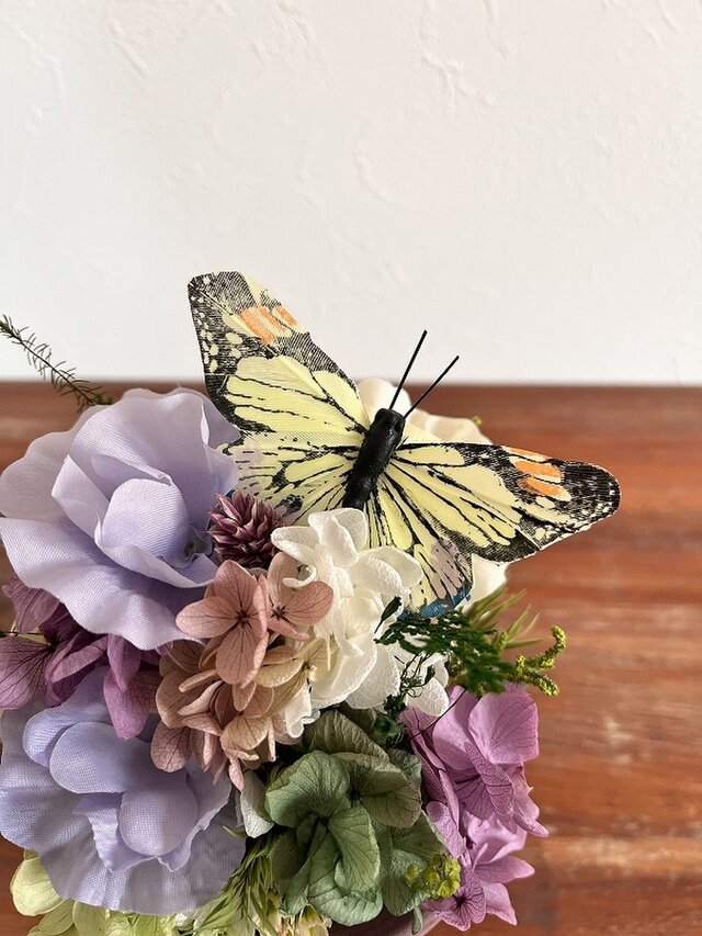 【スイートピーと蝶々】 SS 紫 | iichi 日々の暮らしを心地よくするハンドメイドやアンティークのマーケットプレイス