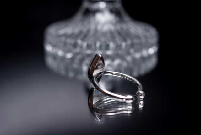 New ☆新作 『ムーンストーン』☆世界でひとつの天然石リングsilver925 | iichi 日々の暮らしを心地よくするハンドメイドやアンティークのマーケットプレイス